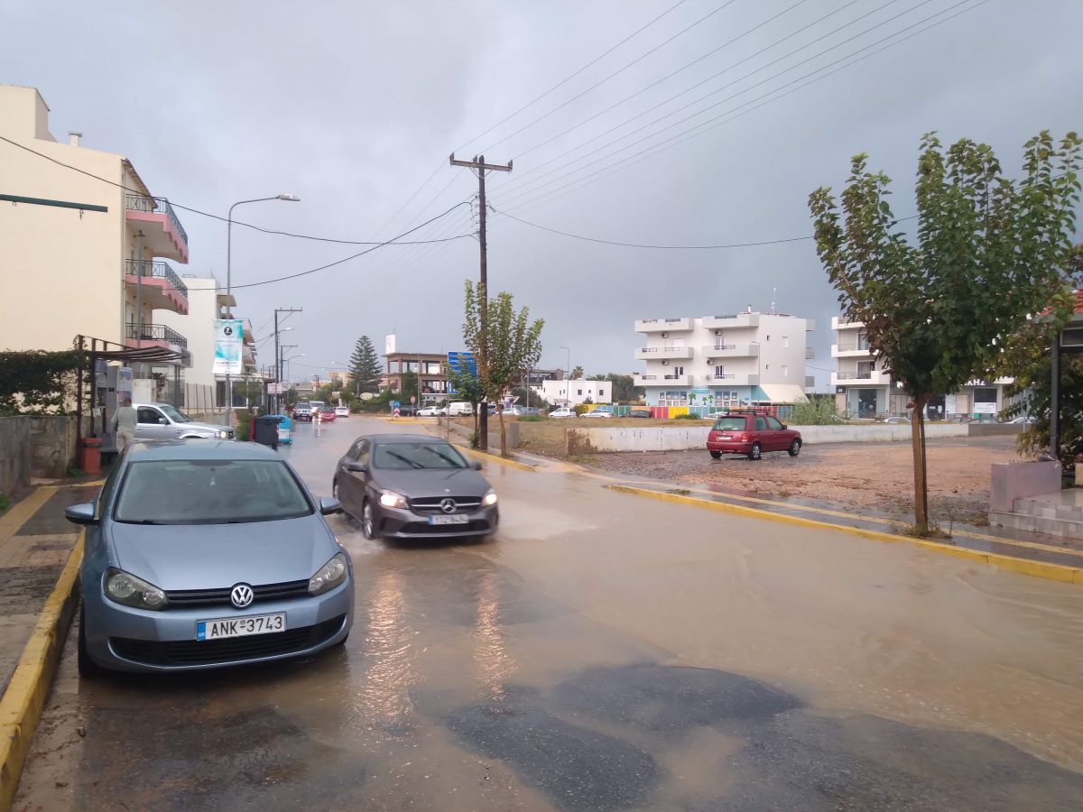Με την Αγία Πελαγία εφιάλτης η Αμμουδάρα Πλημμύρισαν οι δρόμοι έμειναν ...