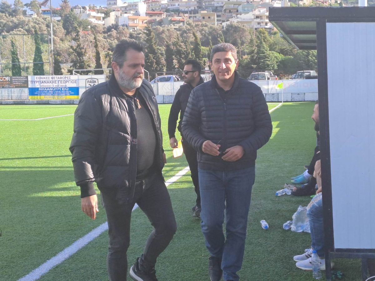 Ο υφυπουργός Αθλητισμού Λευτέρης Αυγενάκης στο γήπεδο του Κρουσώνα