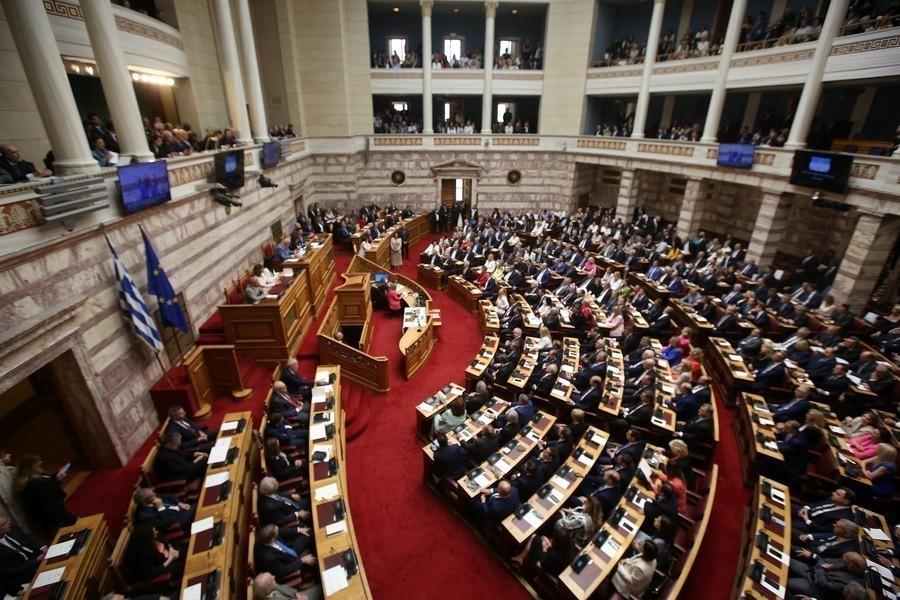 Ορκίστηκαν οι νέοι βουλευτές (φώτο)