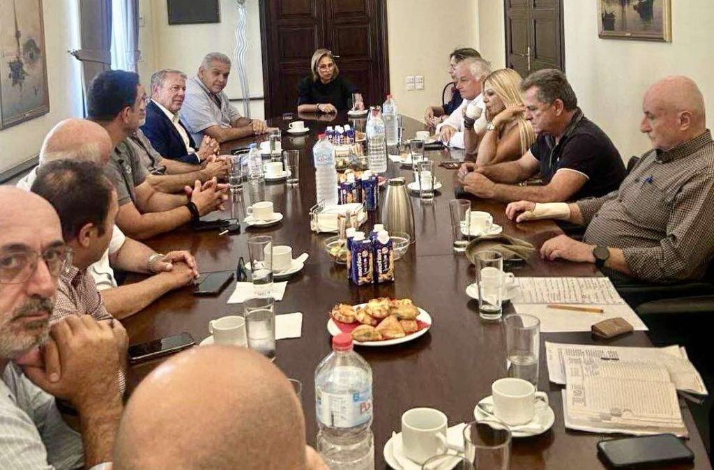 Στην Αποκεντρωμένη Διοίκηση Κρήτης θεσμικοί φορείς για τη μεταφορά της ...