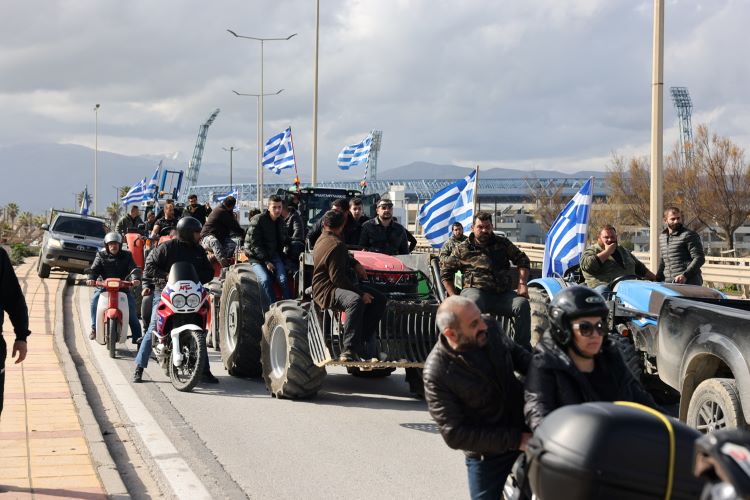 Με δύο μπλόκα στο ΒΟΑΚ απαντούν οι κτηνοτρόφοι της Κρήτης